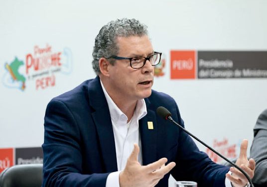 MINISTRO DE EDUCACIÓN SOBRE BAJA APROBACIÓN DE DINA BOLUARTE: “TENEMOS NUESTROS PROPIOS DATOS ...