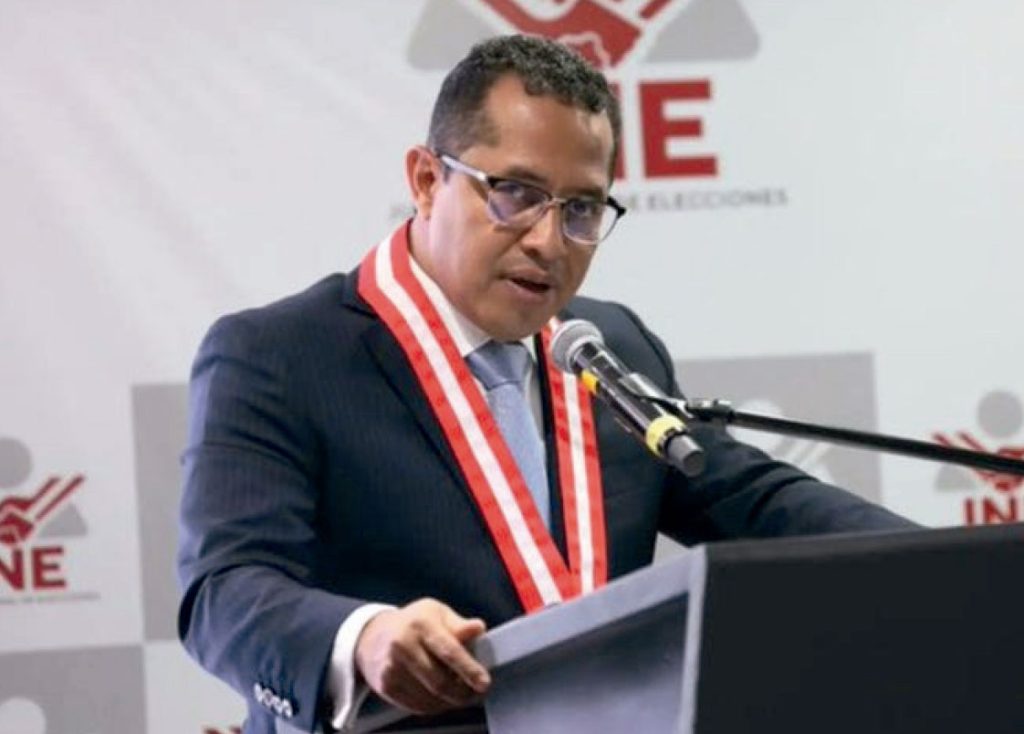 PRESIDENTE DEL JNE RECHAZA AFIRMACIONES DE FRAUDE ELECTORAL: "LLAMAMOS ...